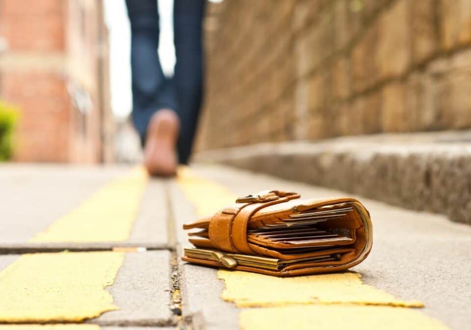9 Spiritual Meanings When You Dream About A Lost Purse